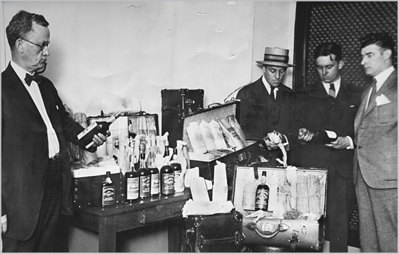 Photographs - Eliot Ness: The Rise and Fall of an American Hero